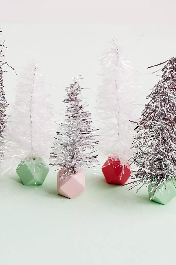 ¿Cómo hacer un árbol de Navidad de Mishura hacerlo tú mismo?