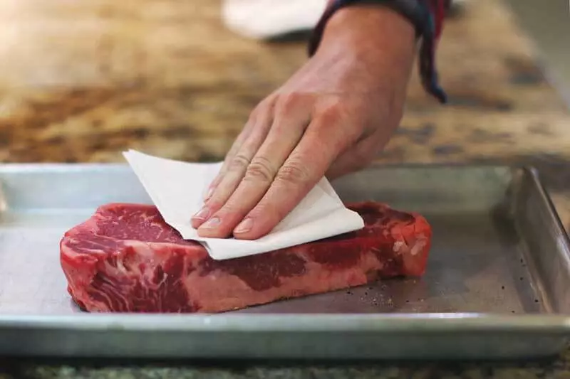 Як приготувати стейк? Як подати до столу ідеально просмажене м'ясо? 3204_2