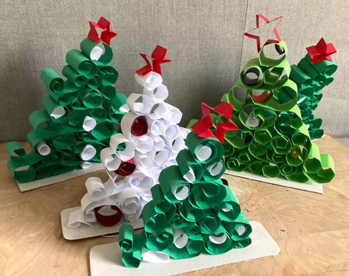 Pohon Natal terbuat dari kertas dengan tangan Anda sendiri. Bagaimana cara membuat pohon Natal?