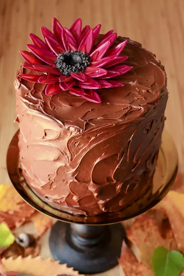 Kake med blomst. Hvordan dekorere kaken med blomster? 3346_2