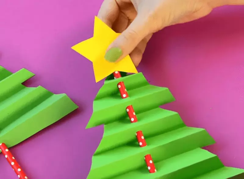Barvni papir božično drevo z rokami 3473_14