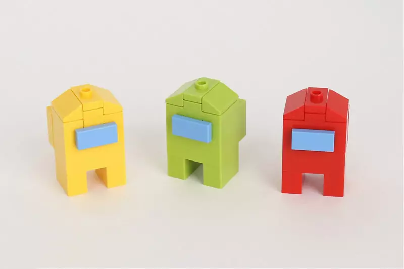 私たちの間のレゴ。私たちの中でレゴから作る方法は？