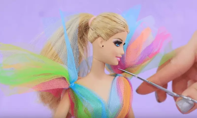 Rainbow Barbie. Princesha Barbie Rainbow Bëni vetë 393_11