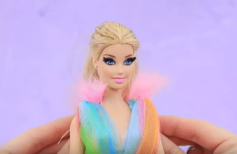 Rainbow Barbie. Princesha Barbie Rainbow Bëni vetë 393_12