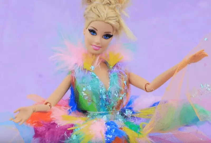 Rainbow Barbie. Princesha Barbie Rainbow Bëni vetë 393_16