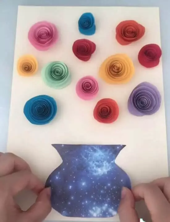 Апликация ваза с хартиени цветя със собствените си ръце 406_11