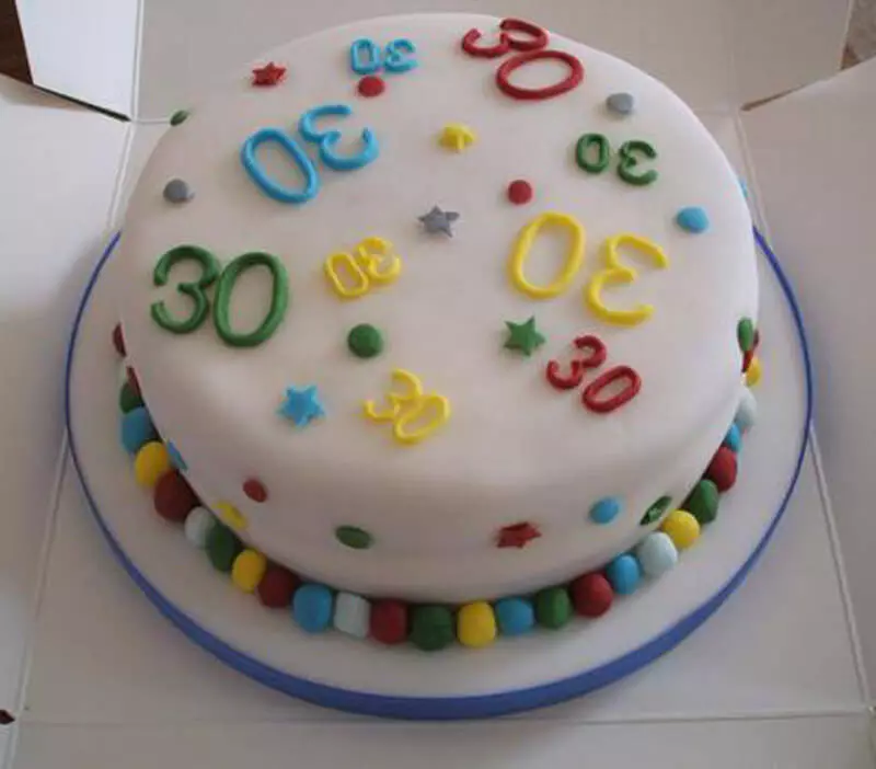 Bagaimana untuk menghiasi kek selama 30 tahun? 535_4