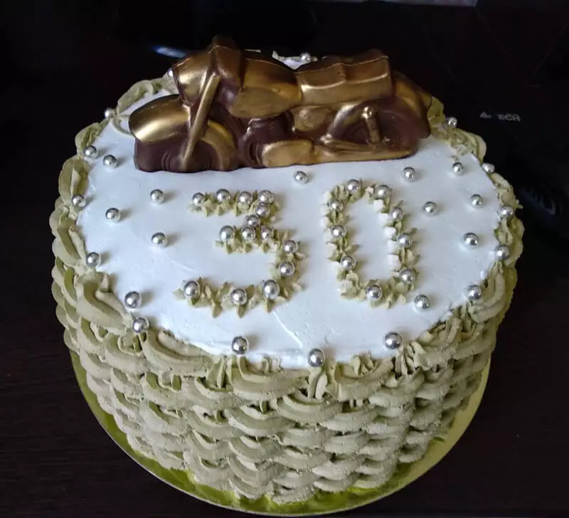 Hogyan lehet díszíteni egy tortát 30 éve? 535_6