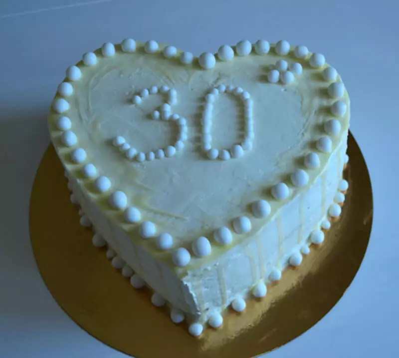 Bagaimana untuk menghiasi kek selama 30 tahun? 535_7