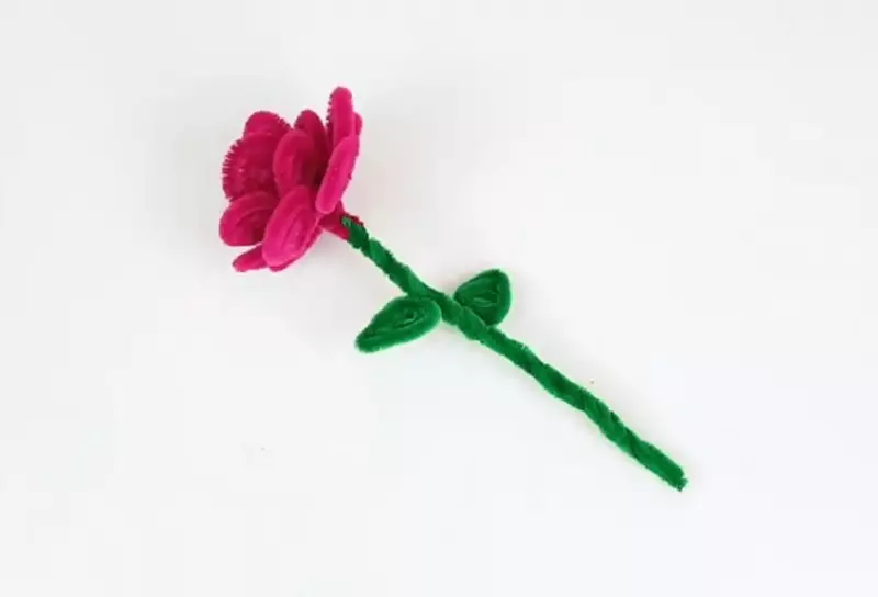 Hoa hồng từ dây điện ảnh bằng tay của chính họ 556_15
