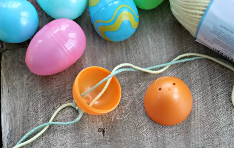 Easter garland with their own hands 591_9