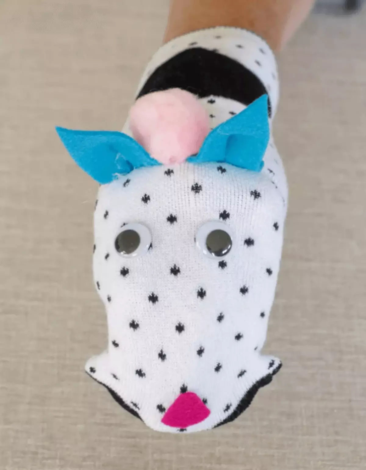 ສະແດງລະຄອນ puppet ຂອງຖົງຕີນ. dolls sock ສໍາລັບການສະແດງລະຄອນ puppet ດ້ວຍມືຂອງຕົນເອງ 598_15