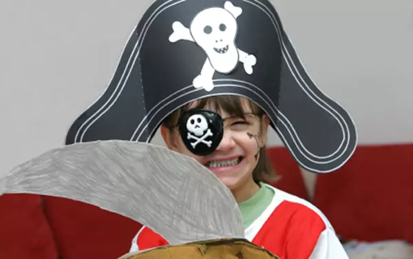 Pirate ngezandla zakho. Ubuciko Pirate Lezingane 644_15