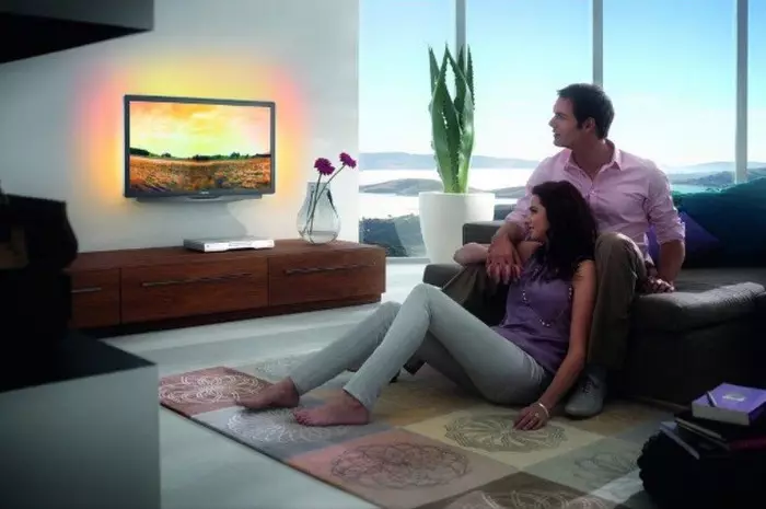 Com fer un televisor a "Lovecity3d"? Enllaços amb videoclips per reparar-se en l'apartament virtual Lovecity3D.