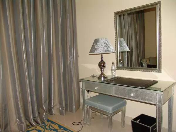 Amaxabiso eDubai: I-Dubai Hotels, uphononongo, iifoto
